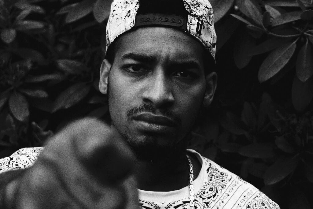 Wtf! DIESER deutsche Rapper wohnt mit Maxwell in einer WG! - Raptastisch