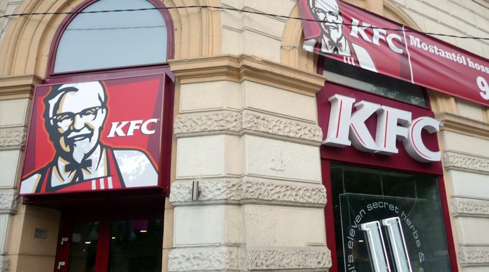 Haftbefehl eröffnet Chicken-Restaurant! SO reagiert KFC auf das Thema ...